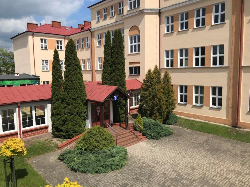 CKU Wyszków: Kierunki i Matura 2024/2025 | LO1 Kochanowski